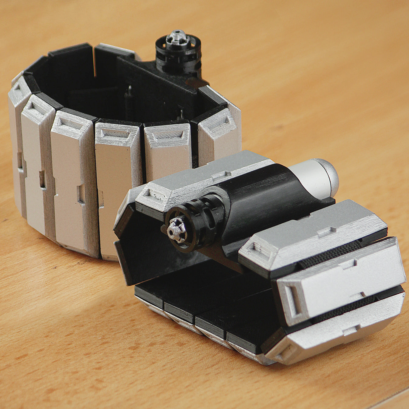 Web shooter Miles morales 2099 – ArtCrist