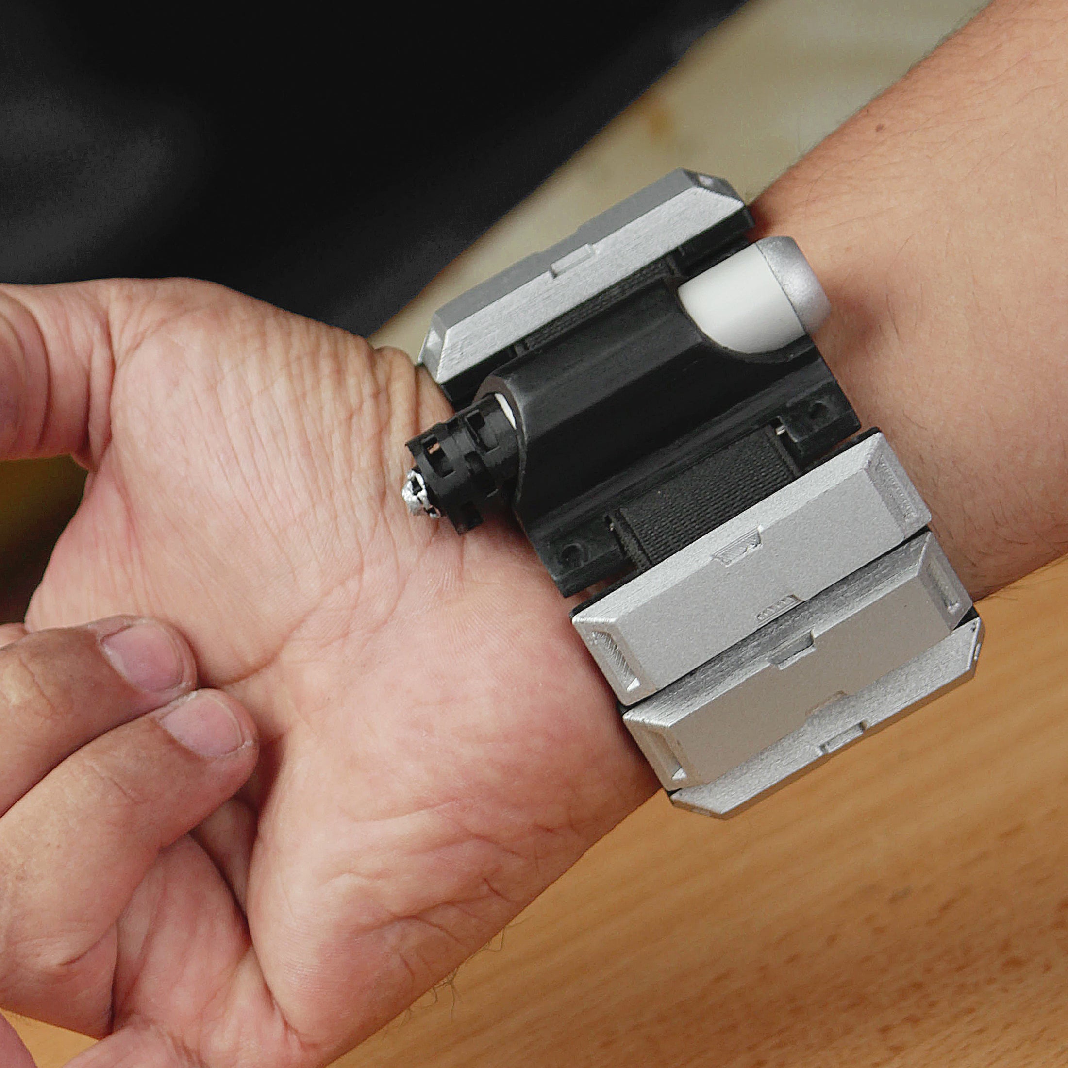 Web shooter Miles morales 2099 – ArtCrist